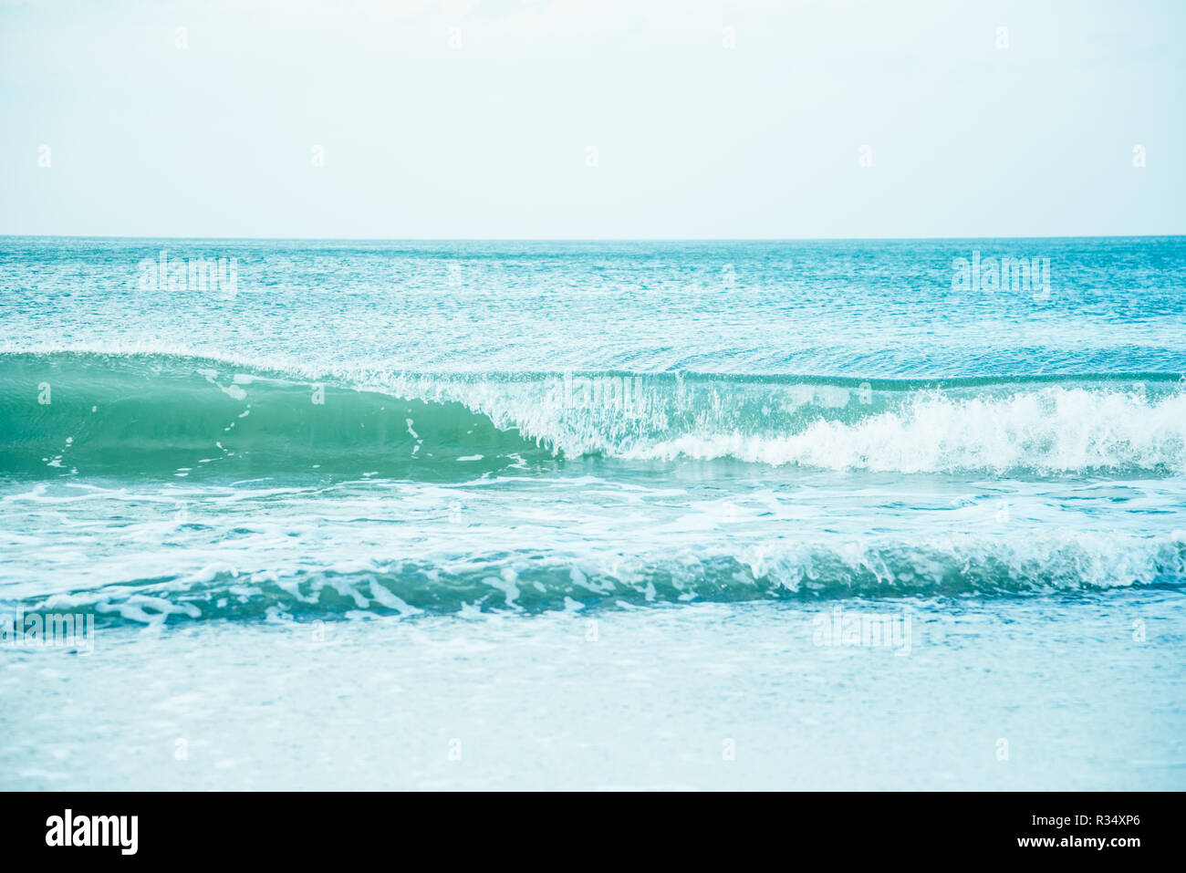 Ocean Waves Crushing Stock Photo - Alamy