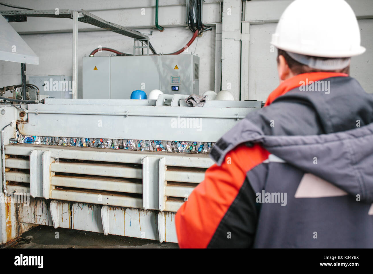 Waste processing plant. Technological process for acceptance, storage ...