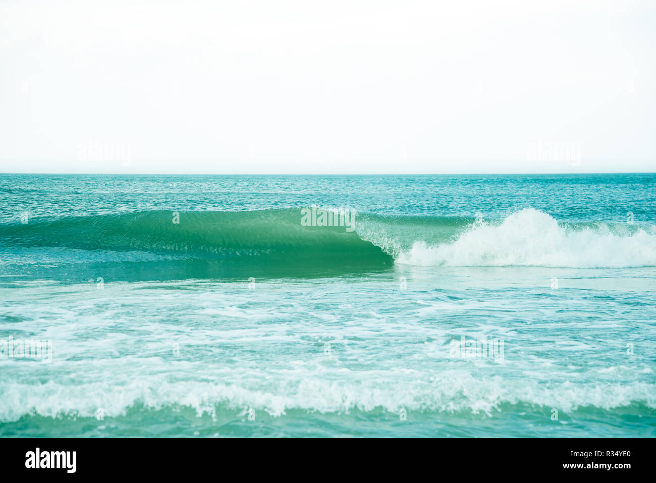 Ocean Waves Crushing Stock Photo - Alamy