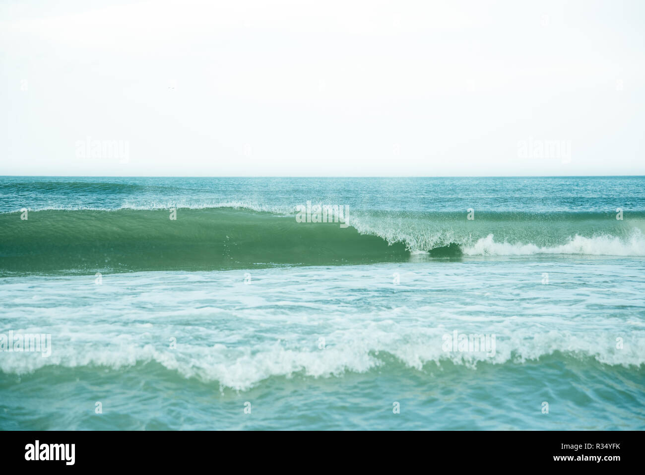 Ocean Waves Crushing Stock Photo - Alamy