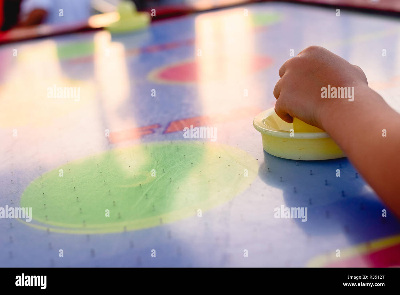 Friends playing with plastic disc hi-res stock photography and images ...