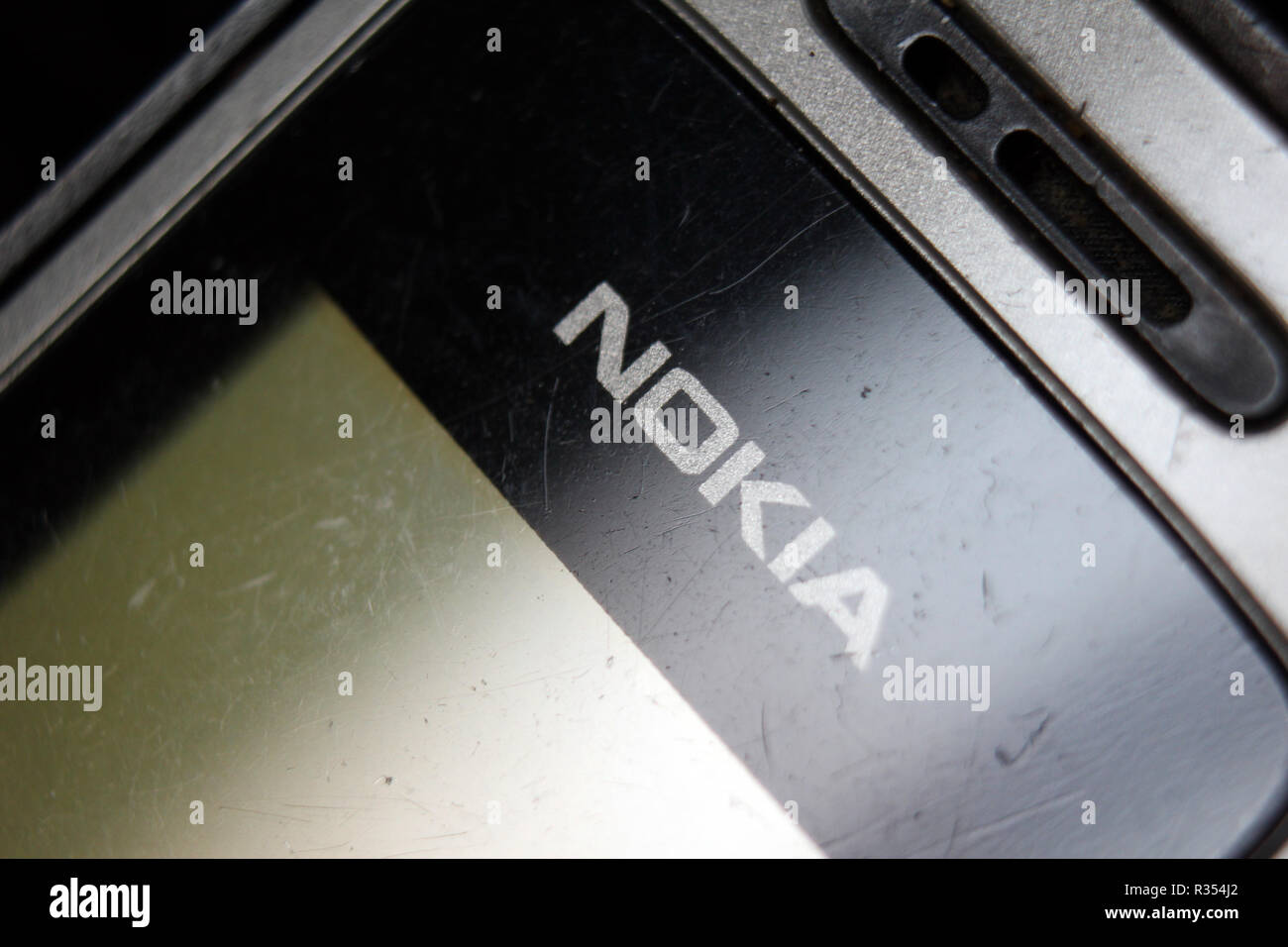 Nokia mobile phone 90s hi-res stock photography and images - Alamy