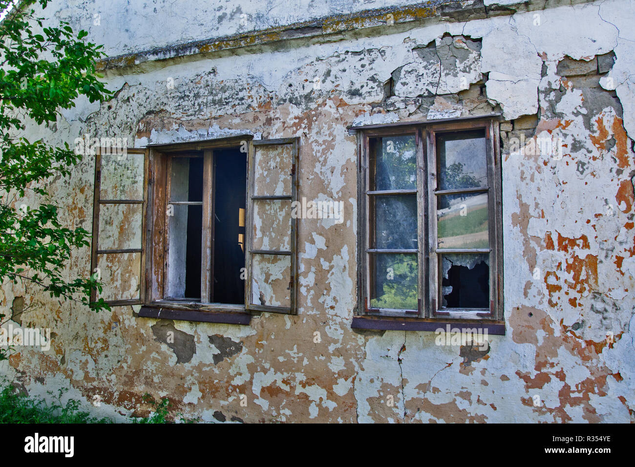 Old abandoned and ornate farm in Vojvodina Stock Photo - Alamy