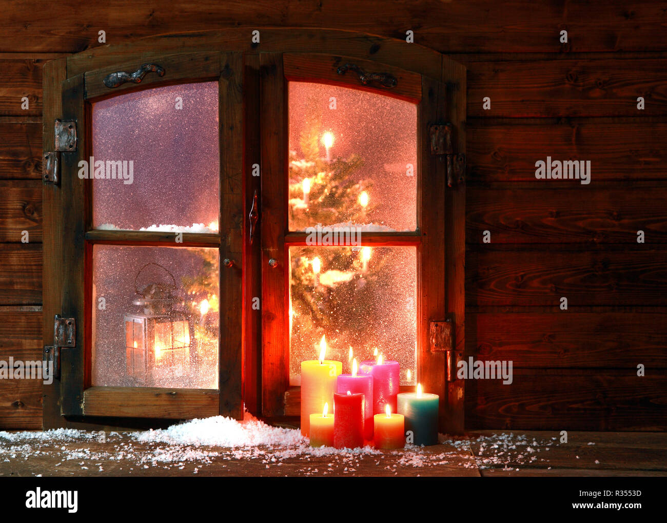 Inviting window snow hi-res stock photography and images - Alamy