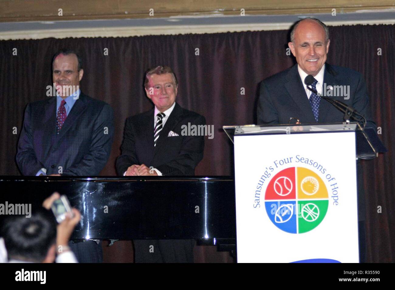 New York, NY - June 18: Joe Torre, Regis Philbin, Rudolph Giuliani at ...