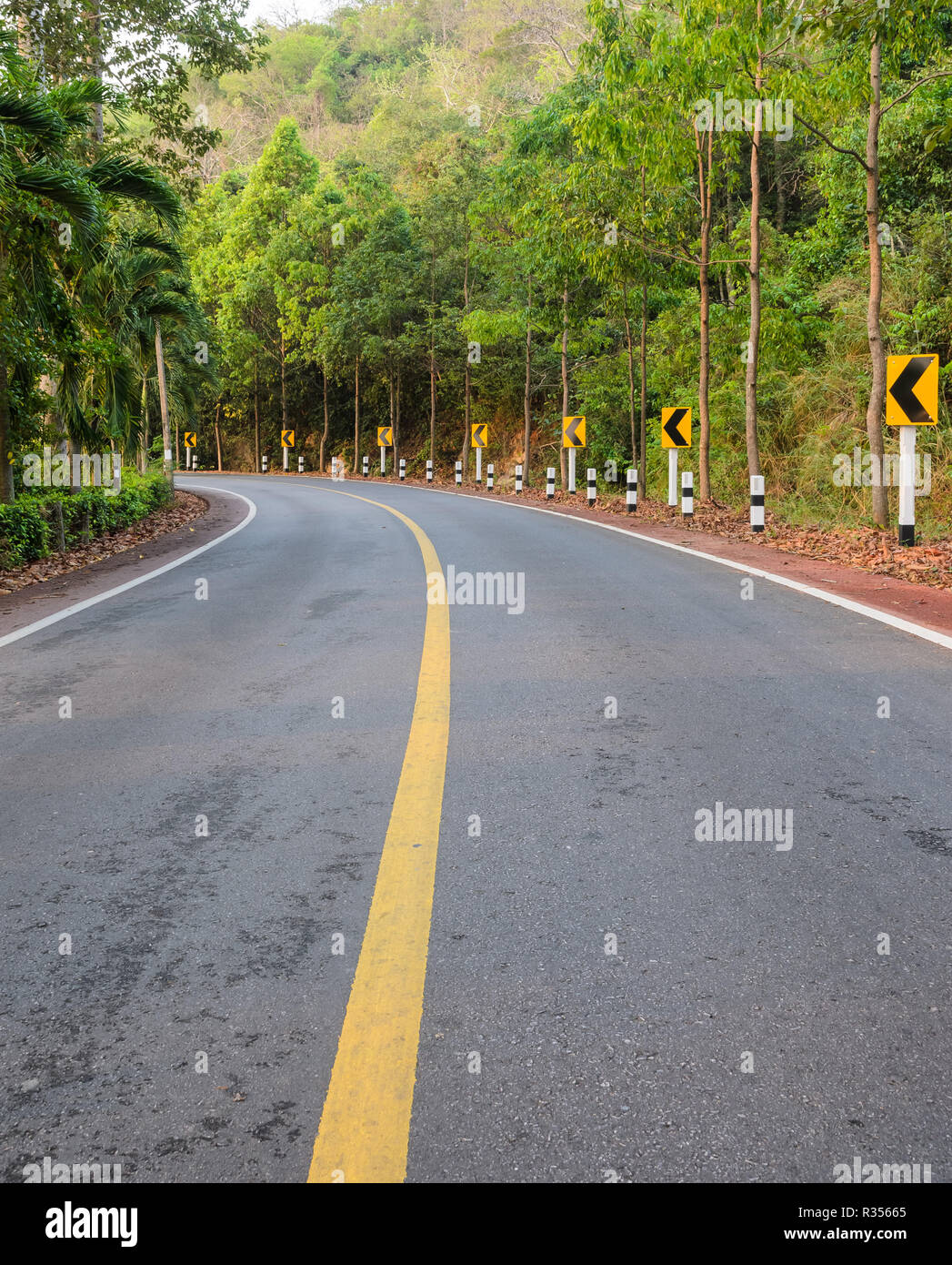 Sign signal asphalt motorway hi-res stock photography and images - Alamy