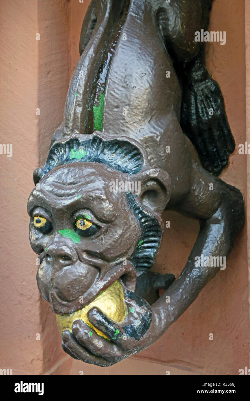 Monkey and water fountain hi-res stock photography and images - Alamy