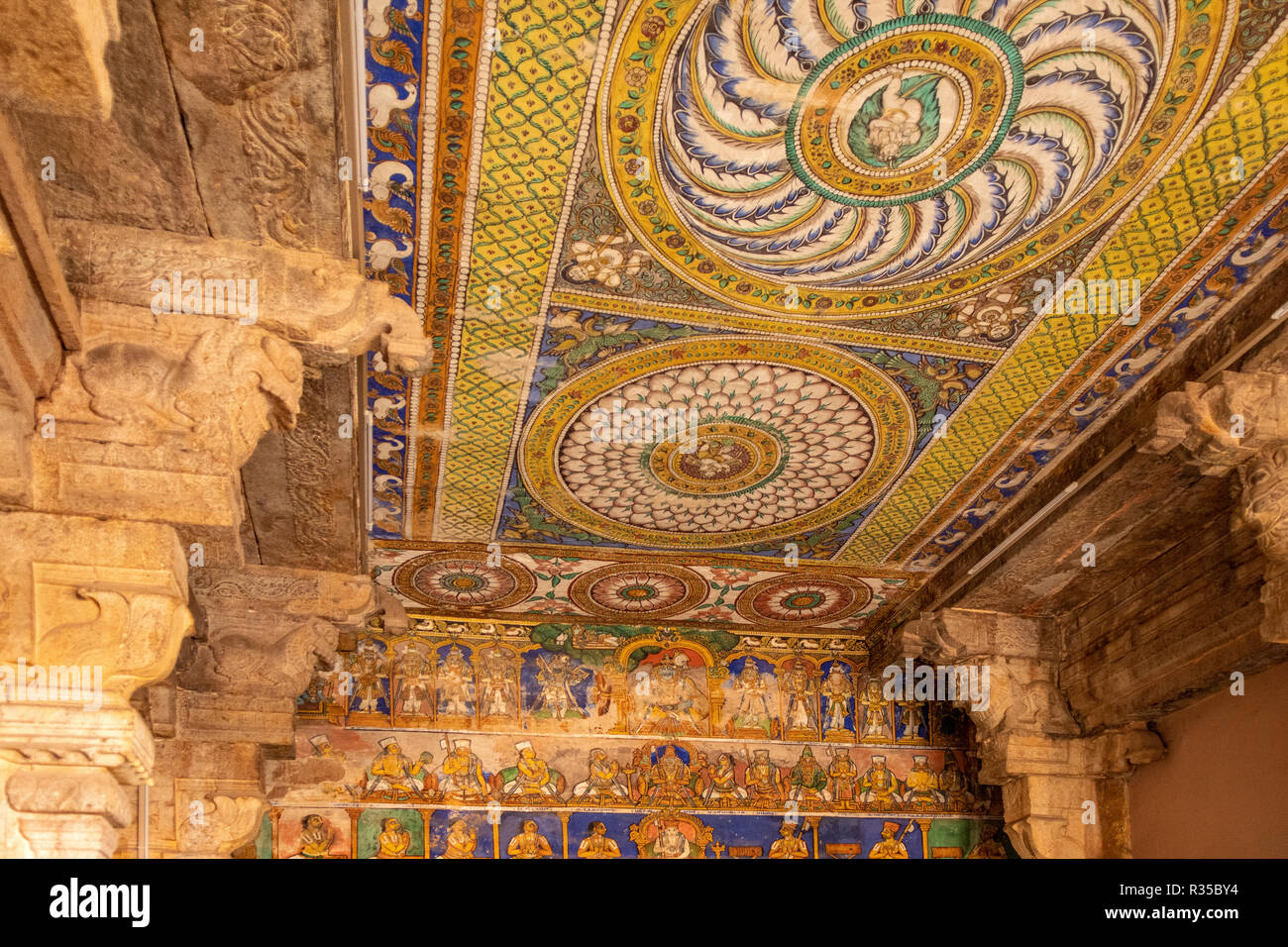 Hindu temple interior ceiling hi-res stock photography and images - Alamy