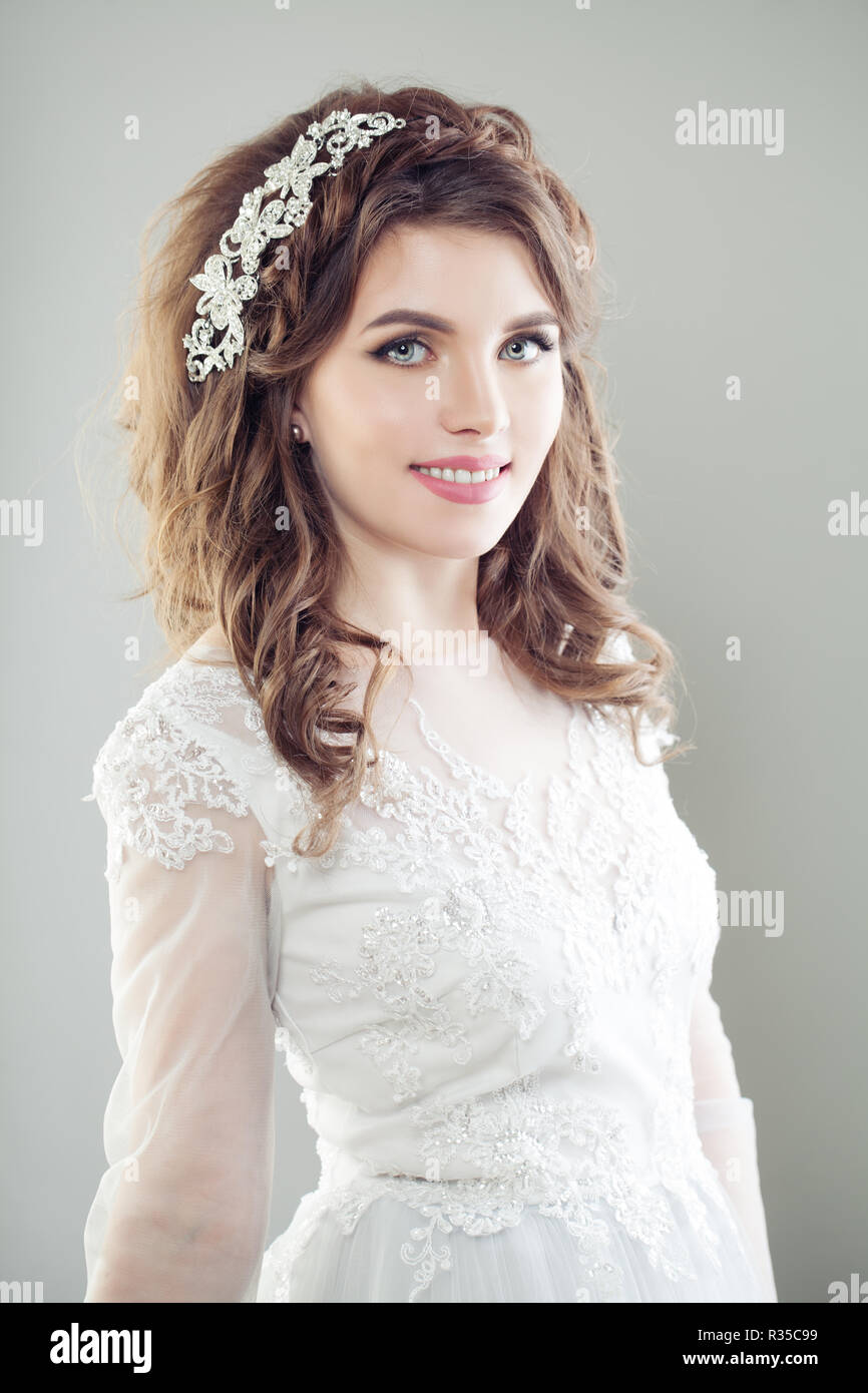Smiling bridal gown hi-res stock photography and images - Alamy