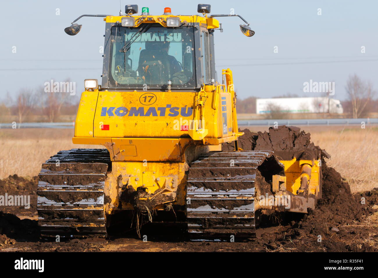 Komatsu bulldozer hi-res stock photography and images - Alamy