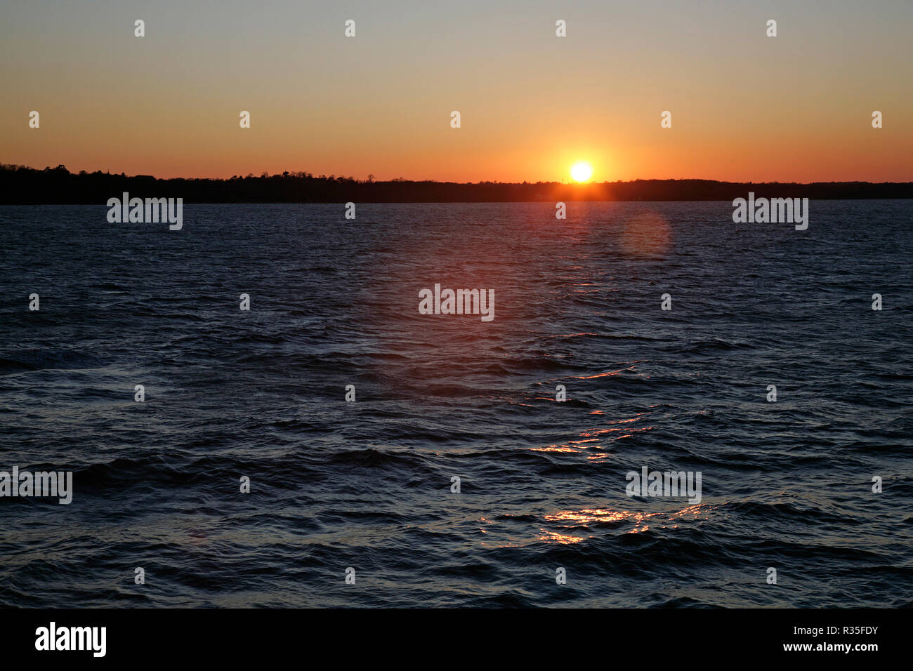 Solent water hi-res stock photography and images - Alamy