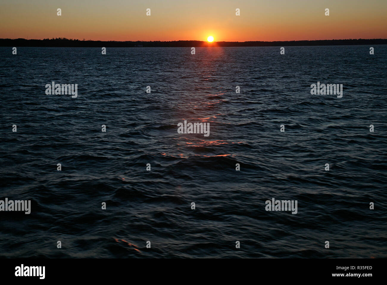 Solent water hi-res stock photography and images - Alamy