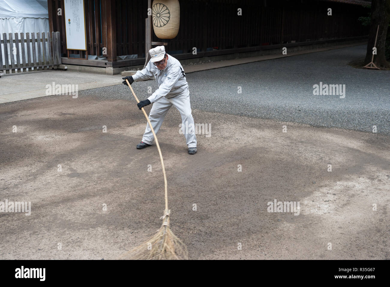 Straw outside meiji jingu temple hi-res stock photography and images ...