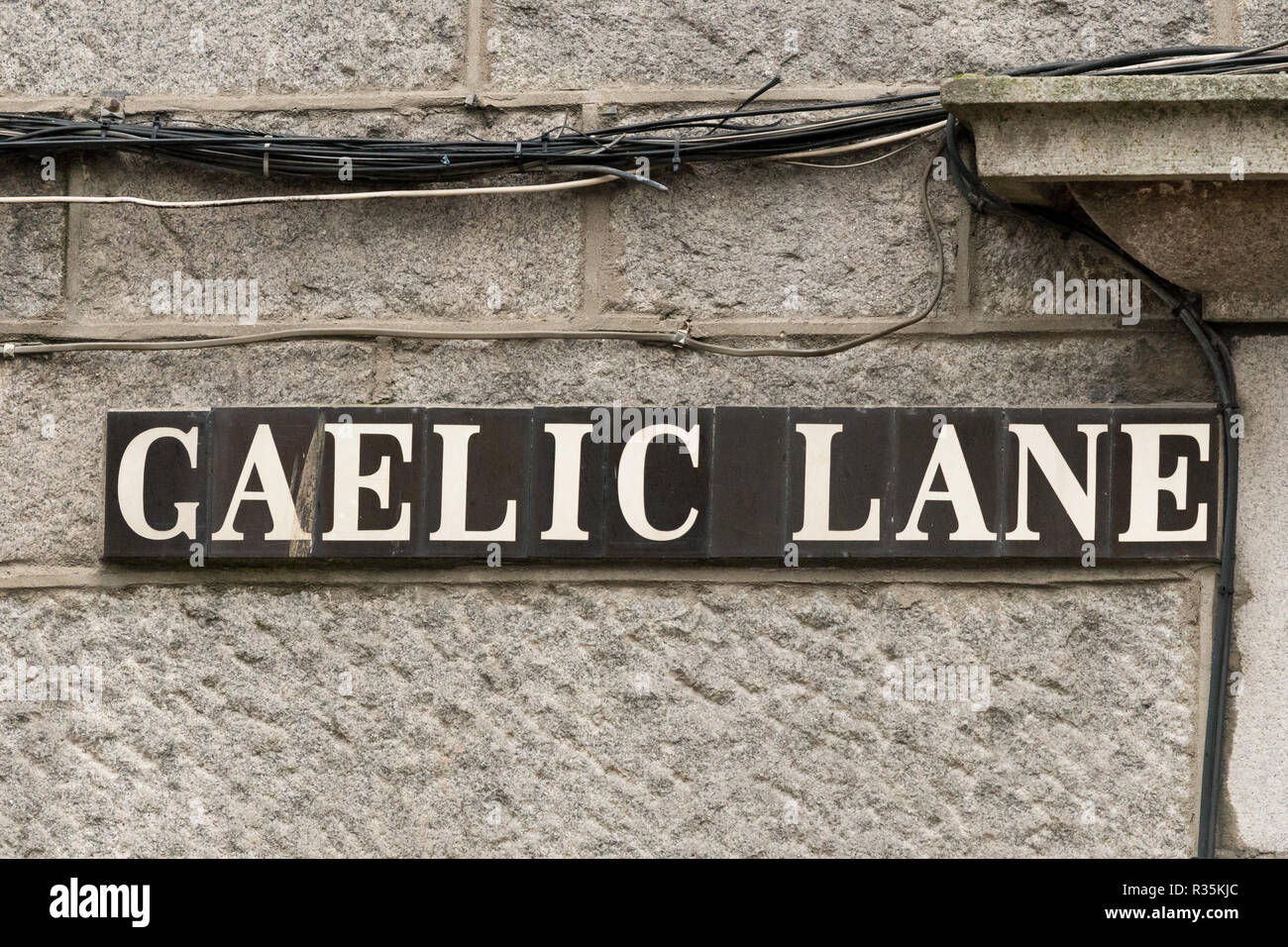Gaelic street sign hi-res stock photography and images - Alamy