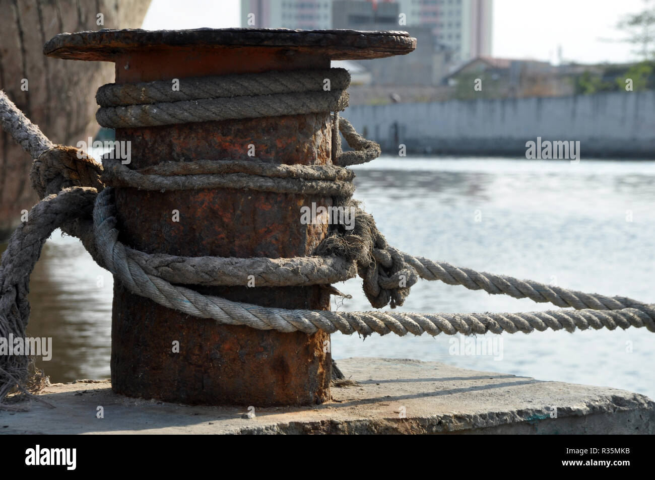 Mooring Rope in the Port Stock Photo - Alamy