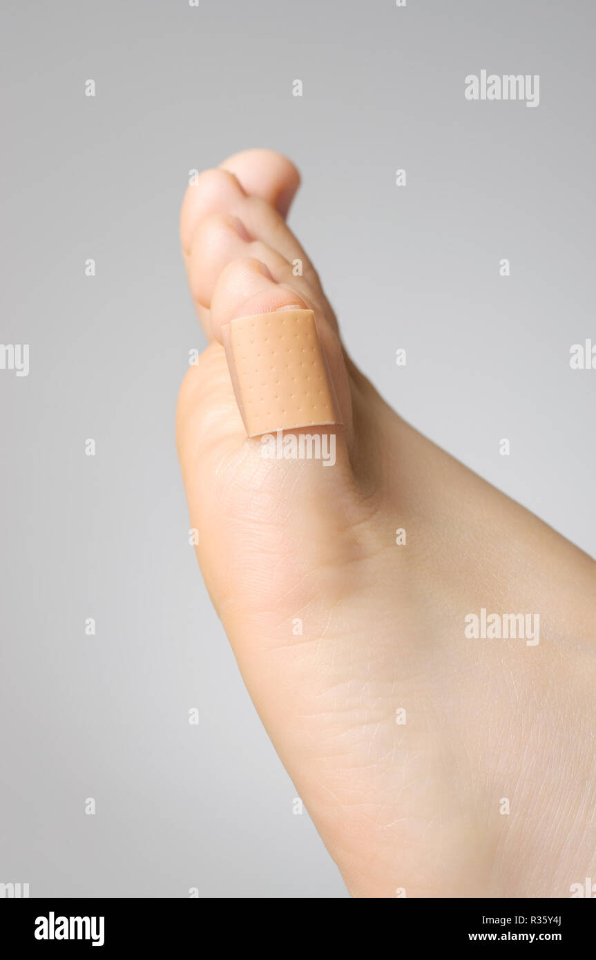 Bandaged toe hi-res stock photography and images - Alamy