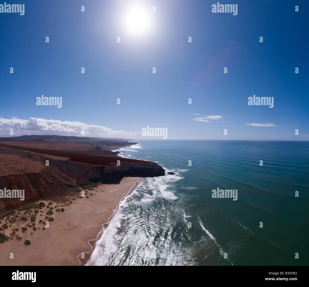Panorama flight over atlantic ocean hi-res stock photography and images ...