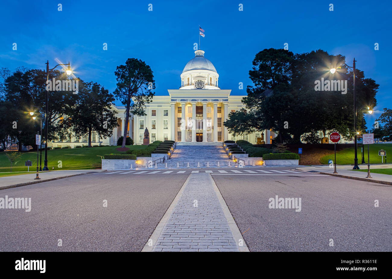 Alabama State Capitol in Montgomery at Night Stock Photo - Alamy