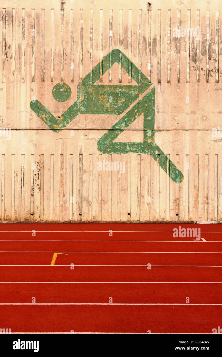 Running finish line silhouette hi-res stock photography and images - Alamy
