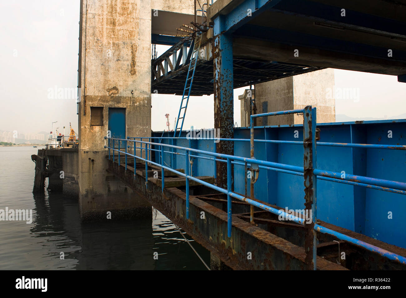 Inland steel dock hi-res stock photography and images - Alamy