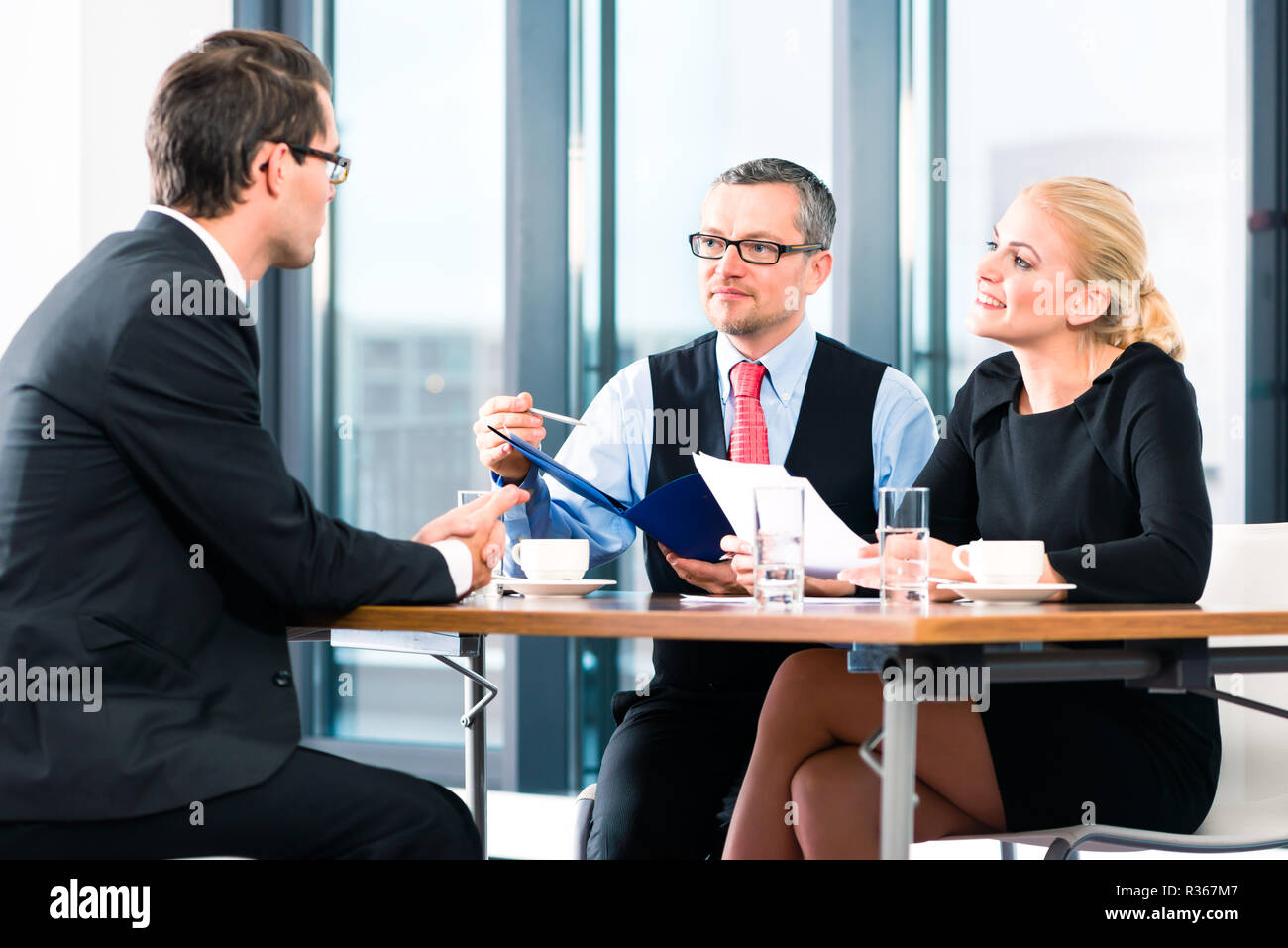 business - conversation Stock Photo - Alamy