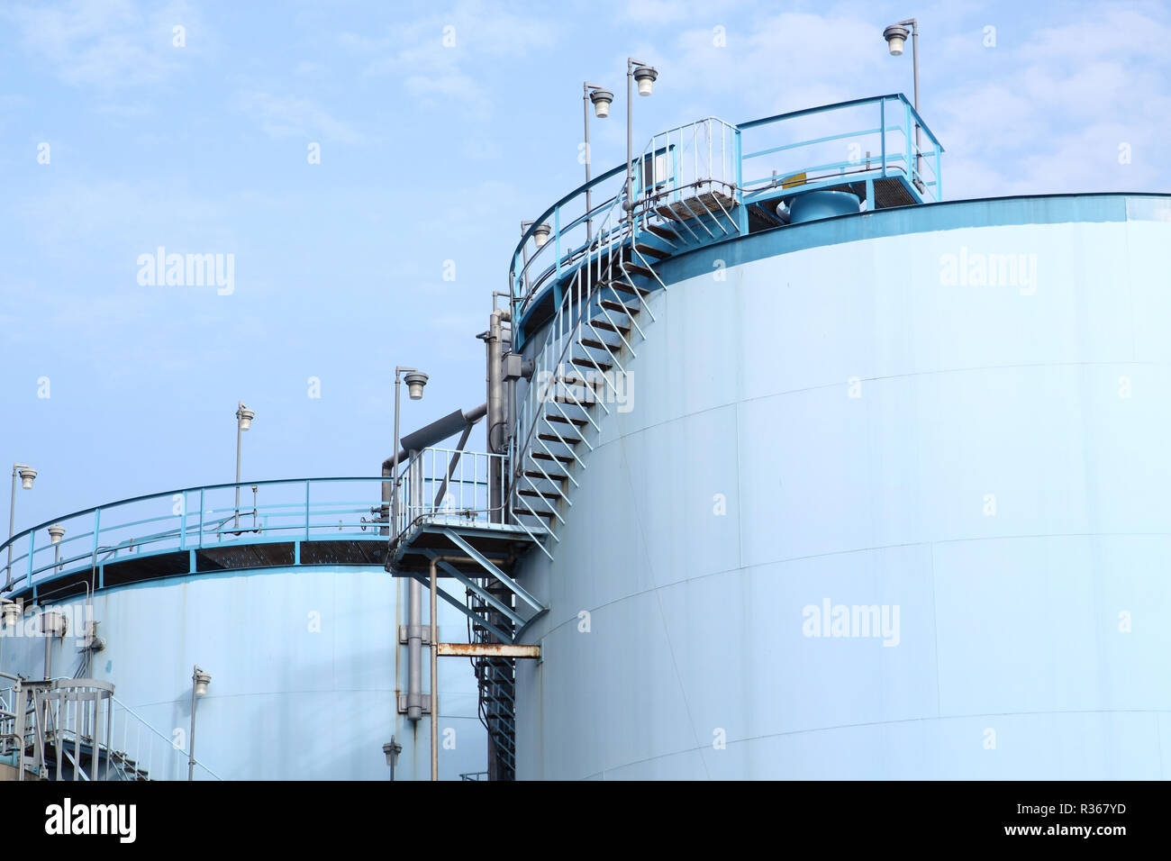 Row blue metal shipping containers hi-res stock photography and images ...