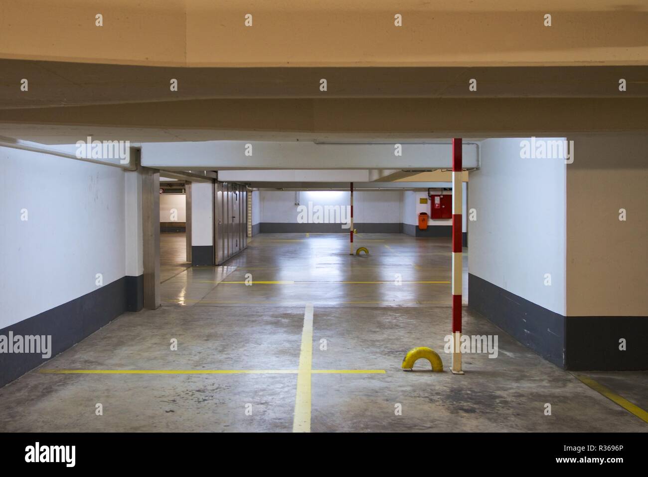 Car Park Gantry Stock Photos & Car Park Gantry Stock Images - Alamy