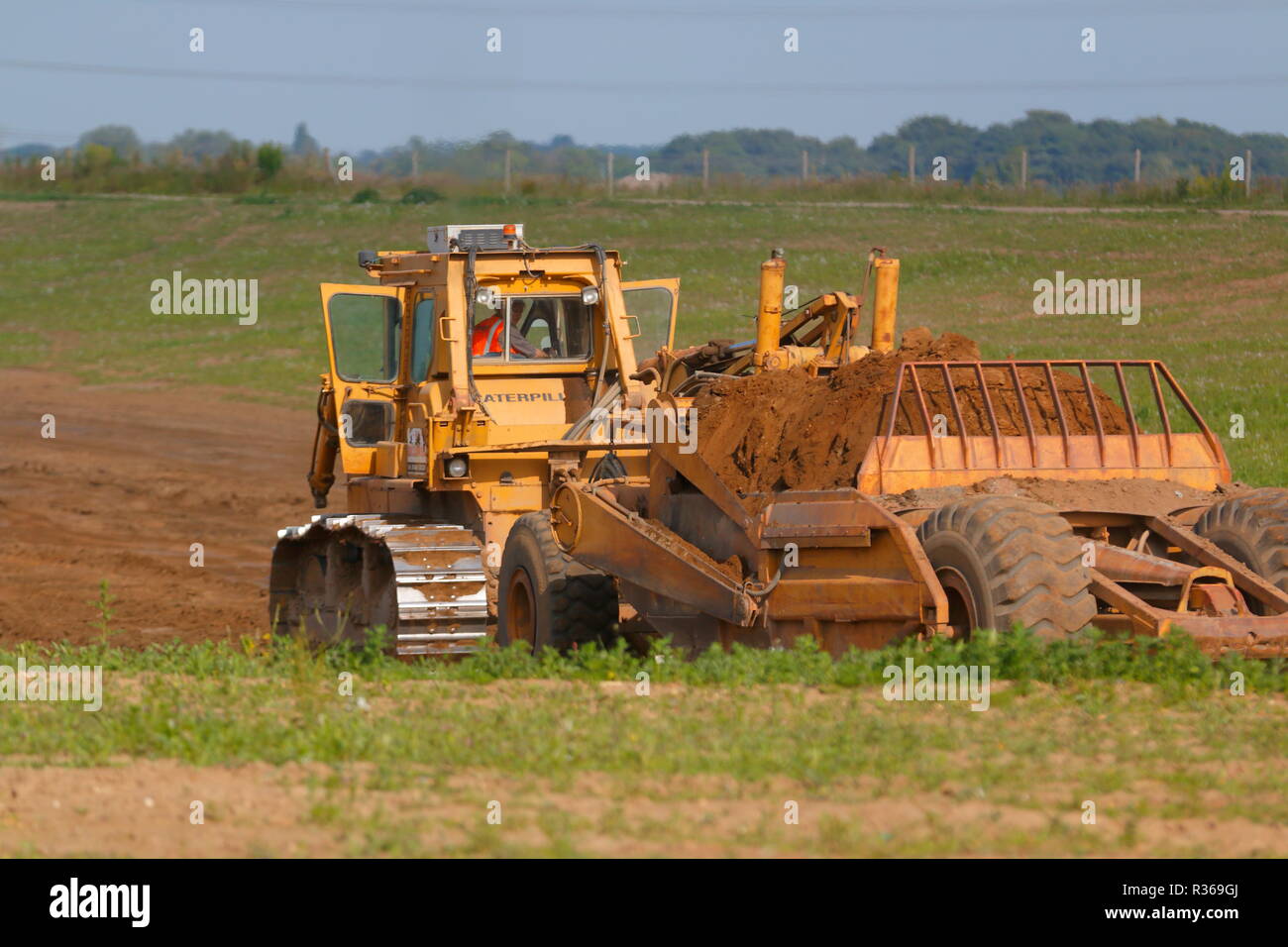 Caterpillar tractor and box hi-res stock photography and images - Alamy