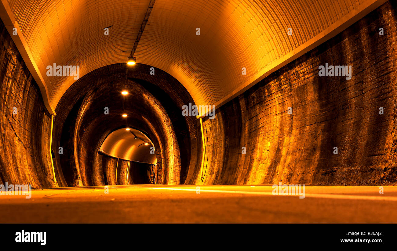 Arc tunnel style construction architecture hi-res stock photography and ...