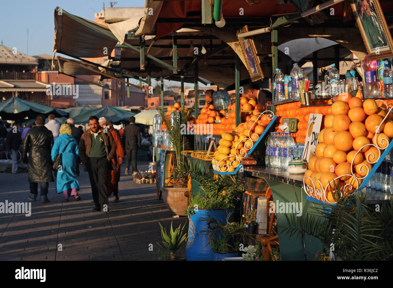 Moroccan juice stall hi-res stock photography and images - Alamy