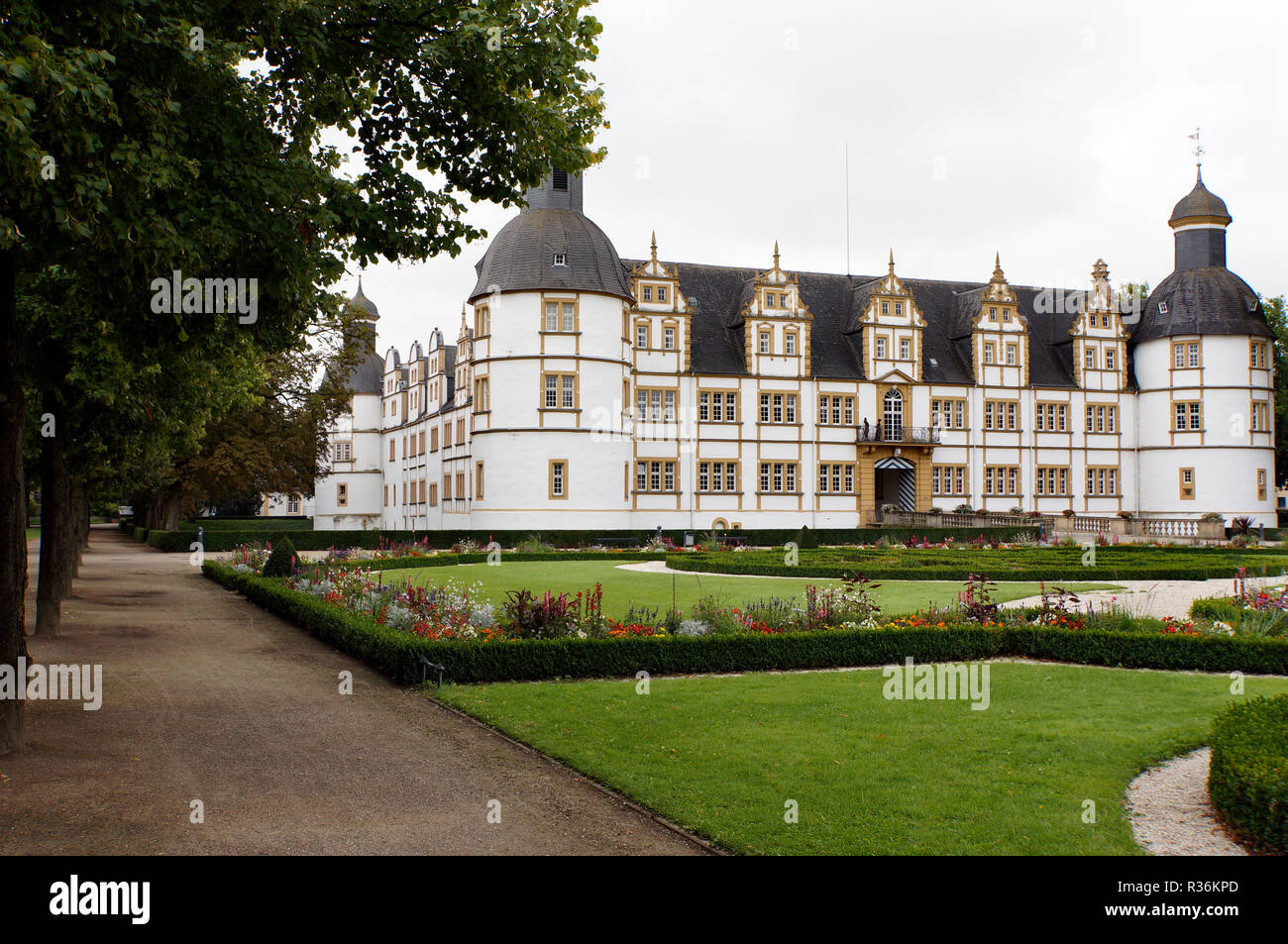 Schloss neuhaus hi-res stock photography and images - Alamy
