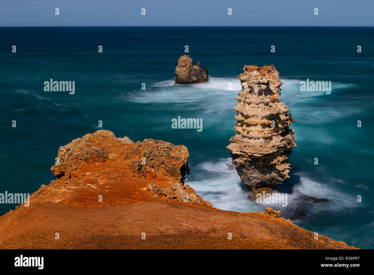 Bay of Islands on the famous Great Ocean Road Stock Photo - Alamy