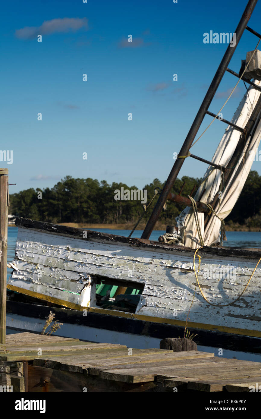 Abandoned boats usa hi-res stock photography and images - Alamy