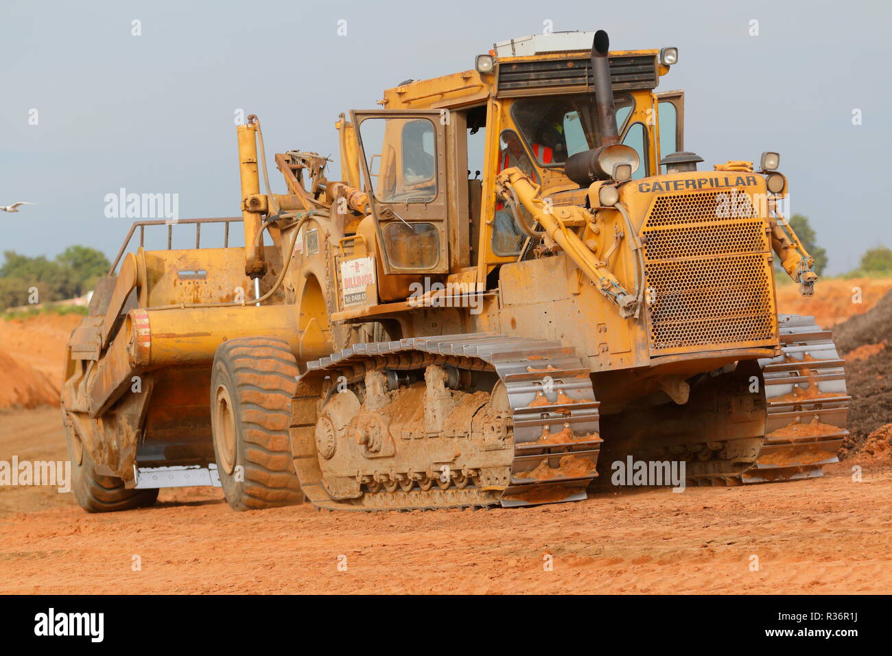 Caterpillar d8 scraper hi-res stock photography and images - Alamy