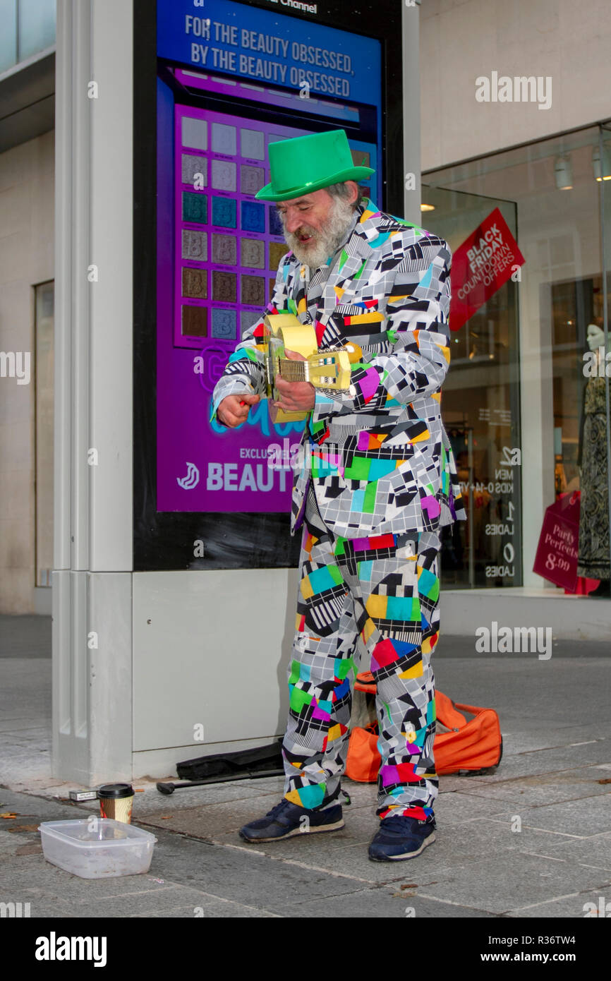 Liverpool city centre buskers hi-res stock photography and images - Alamy