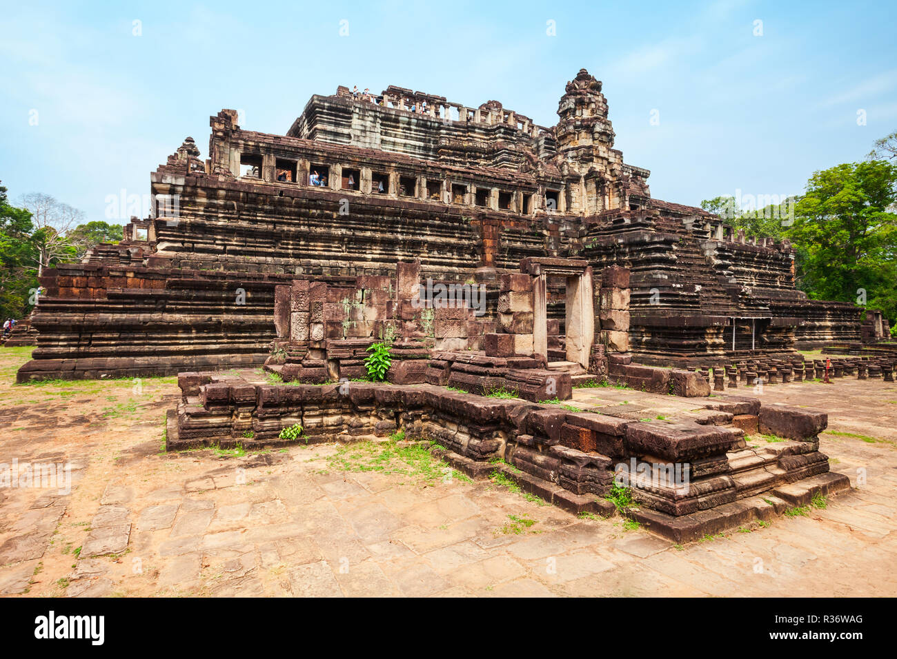 Baphuon temple hi-res stock photography and images - Alamy