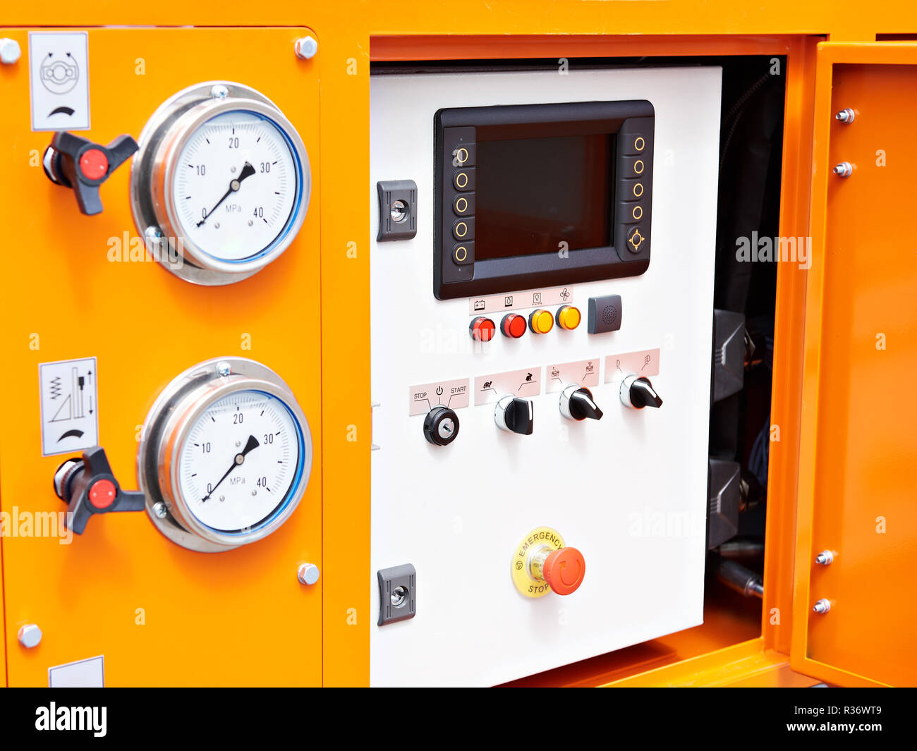 Control room oil rig hi-res stock photography and images - Alamy