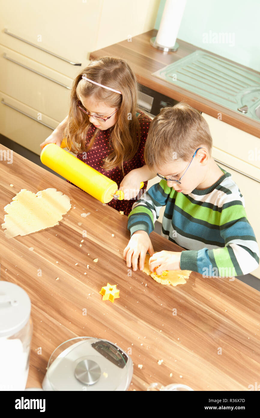 bake children in the kitchen while Stock Photo - Alamy
