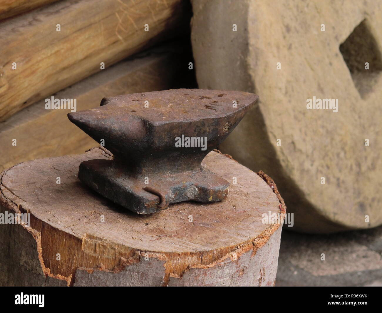 Anvil stone hi-res stock photography and images - Alamy