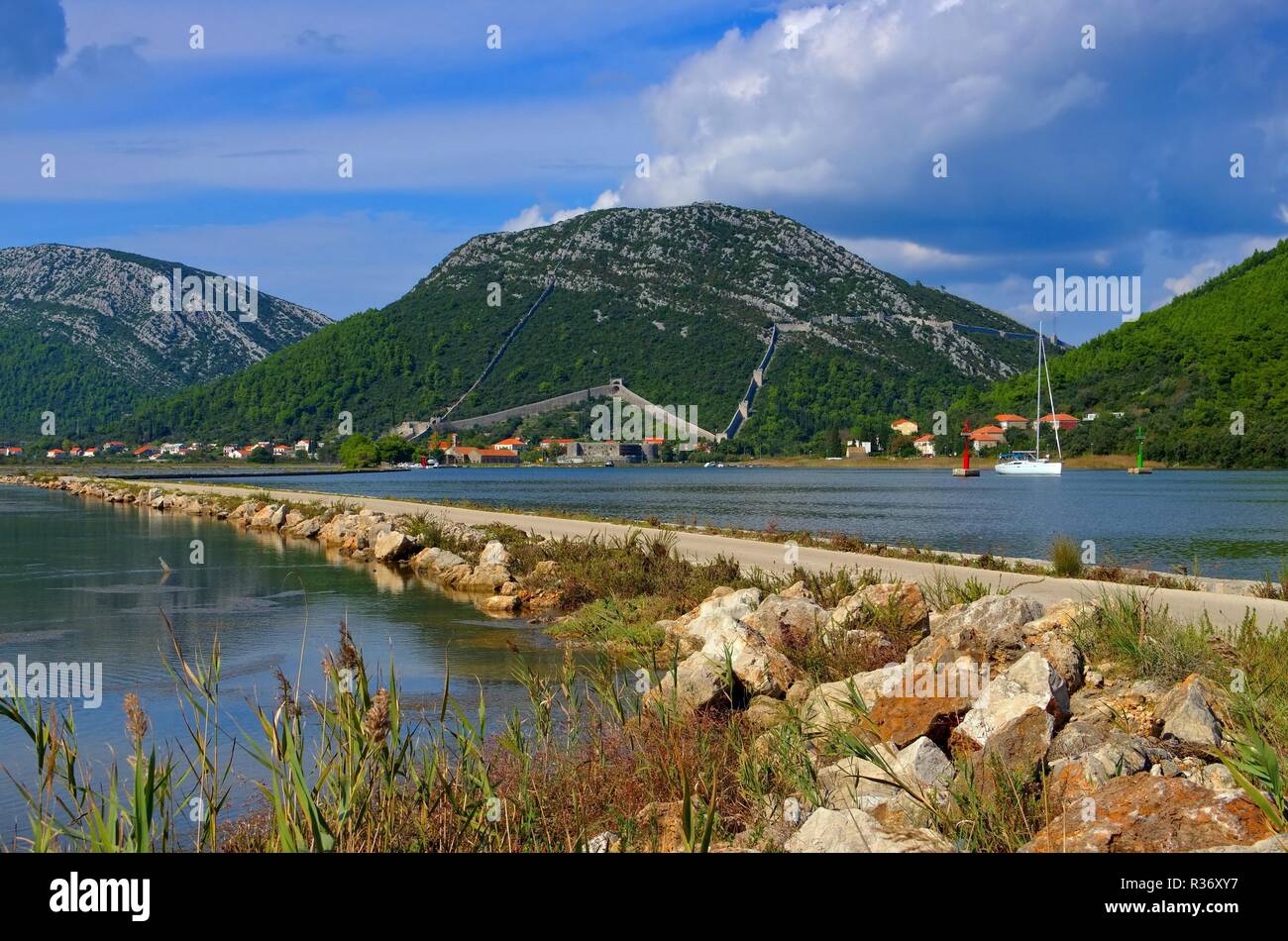 37 stone hi-res stock photography and images - Alamy