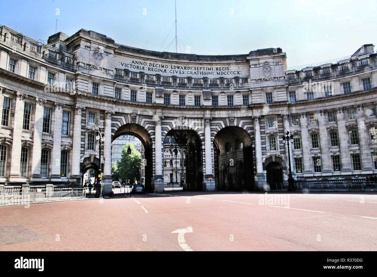 A view of Admiralty Arch in London Stock Photo - Alamy