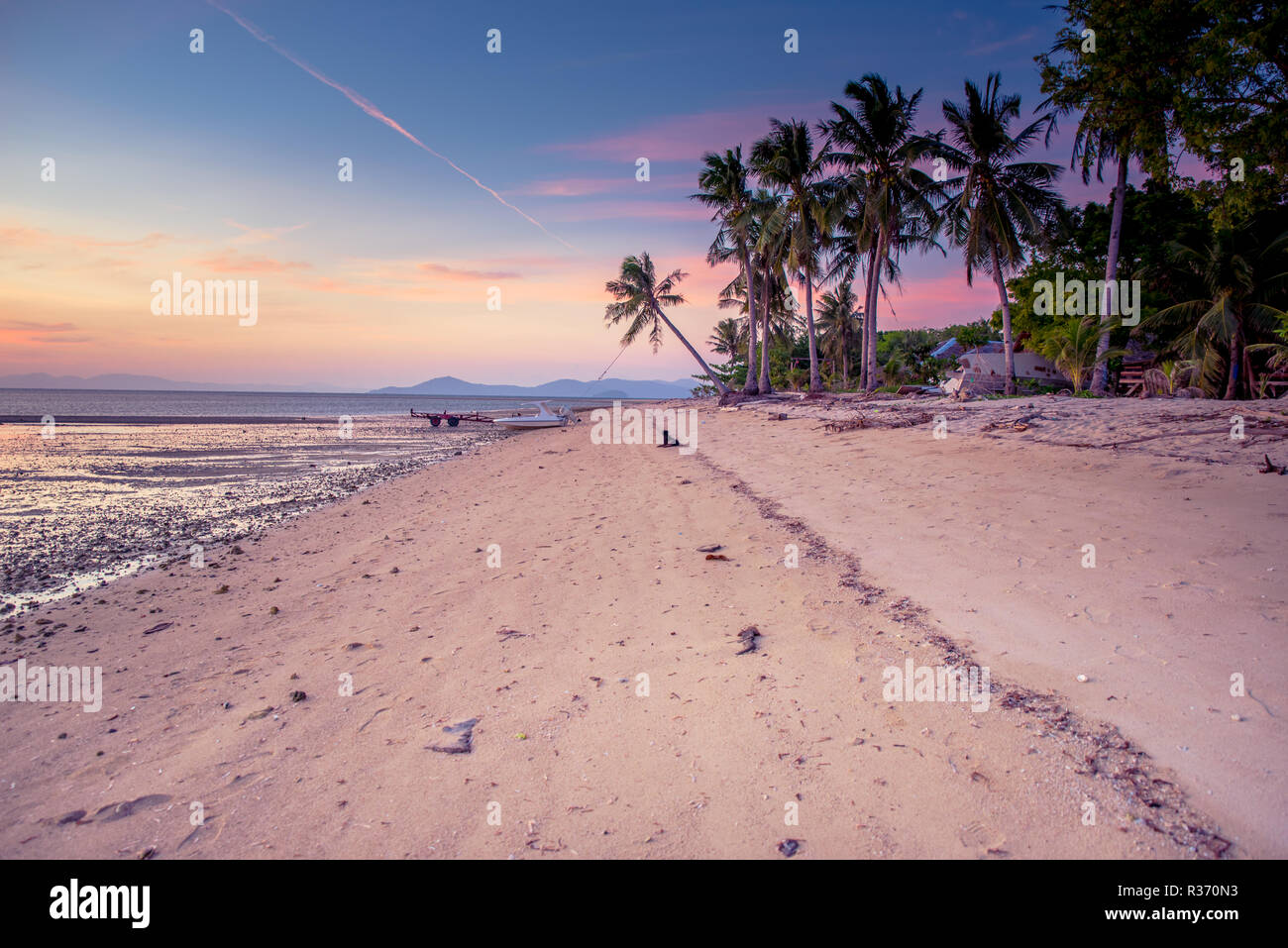Sunset at Lakawon Beach Resort, Cadiz, Negros Occidental, Phlippines ...
