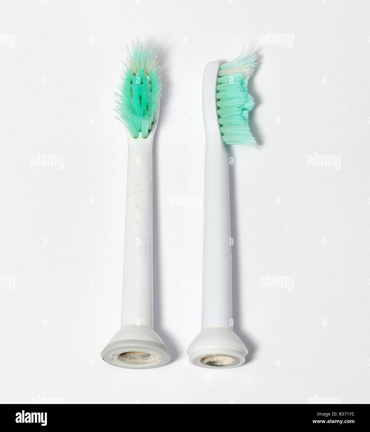 Used worn old toothbrush hi-res stock photography and images - Alamy