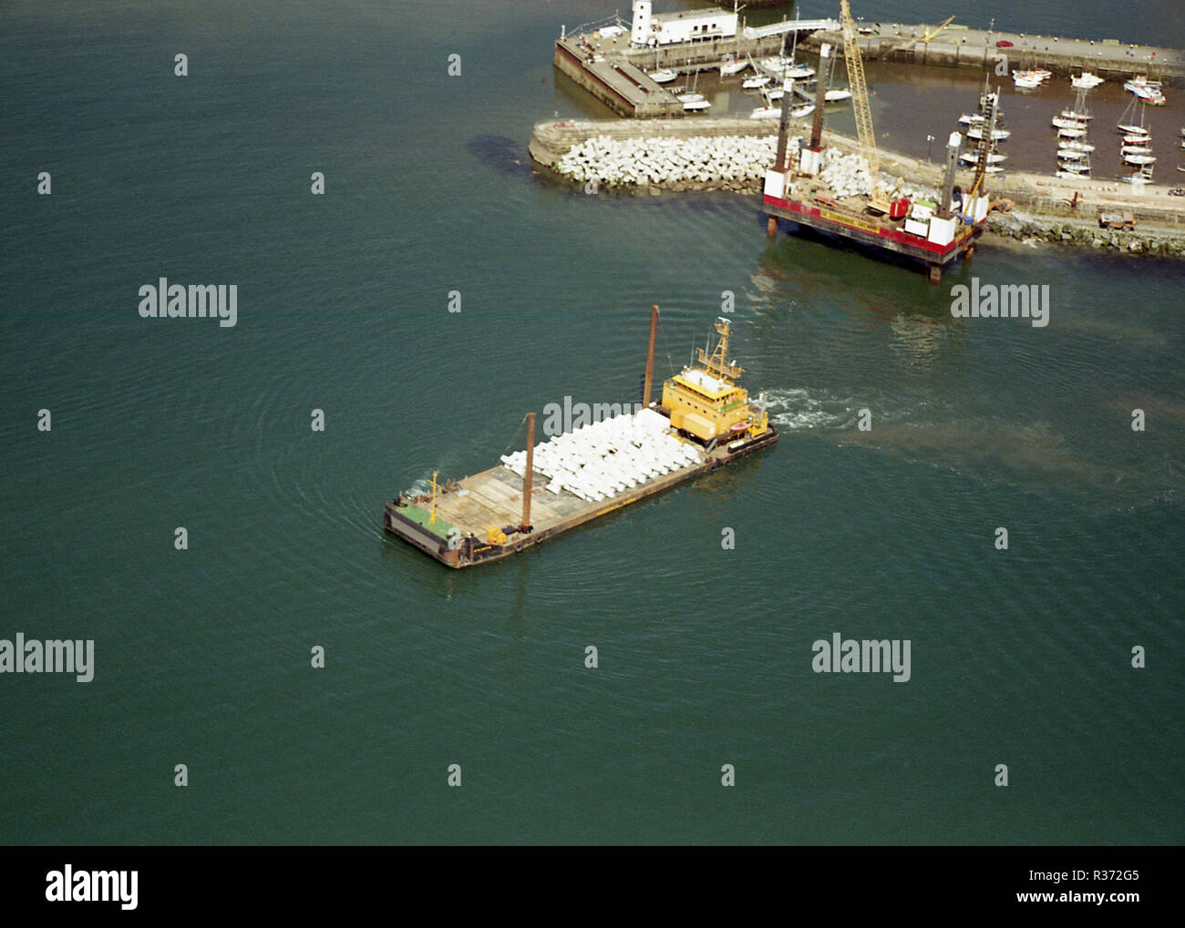 Hard coastal defences hi-res stock photography and images - Alamy