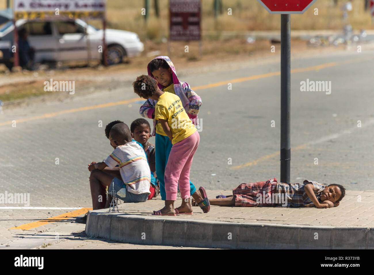 Streetlife in africa hi-res stock photography and images - Alamy
