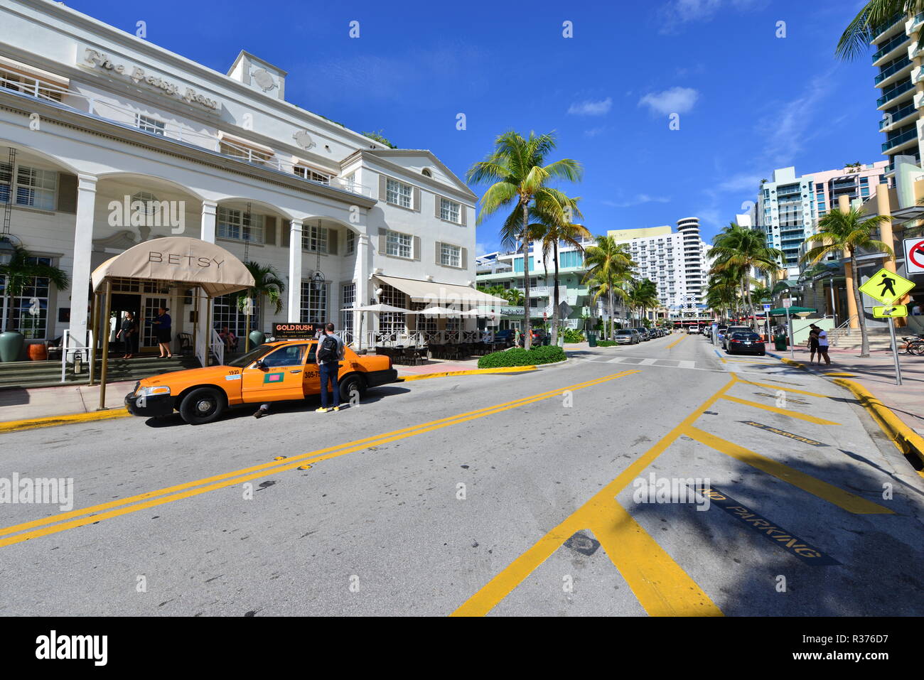 Ocean boulevard in Miami Stock Photo - Alamy