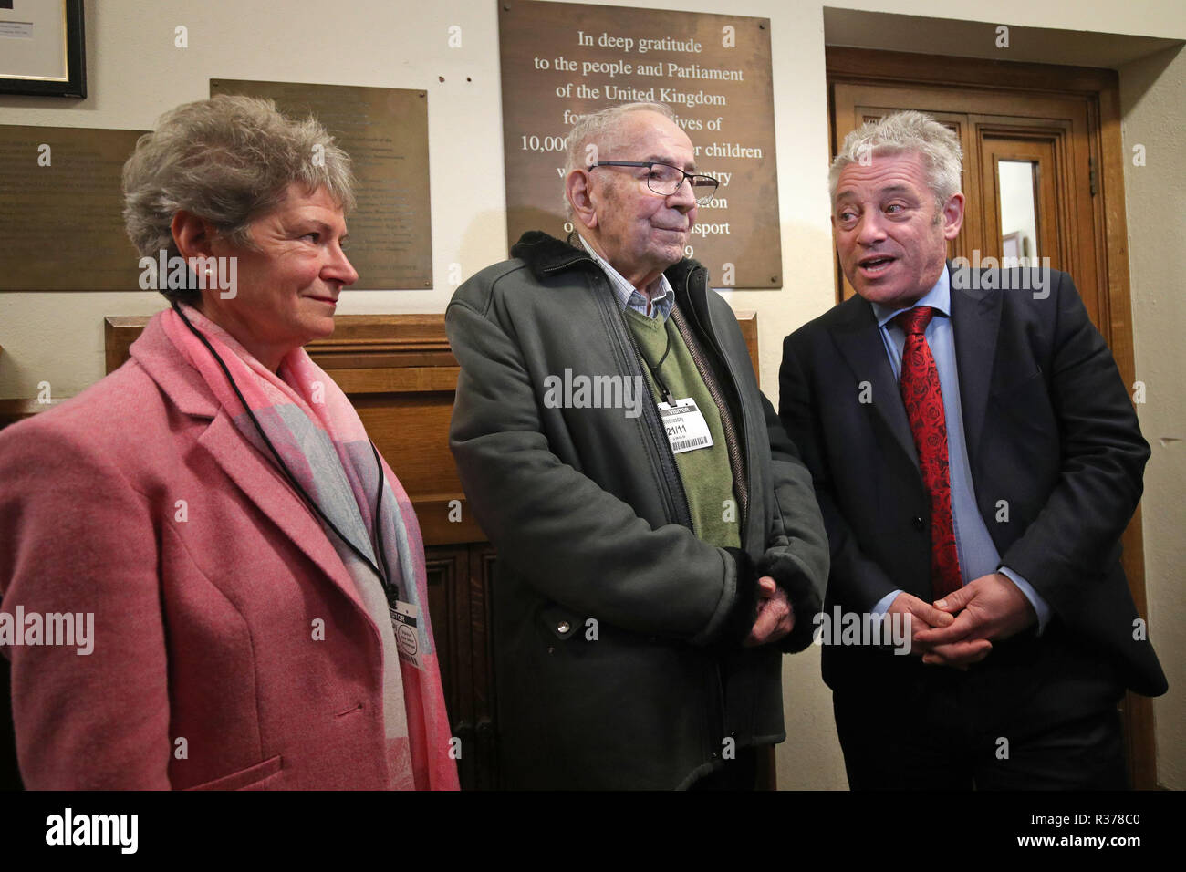 Paul Willer (centre), a Jewish refugee who escaped Germany in 1939 ...