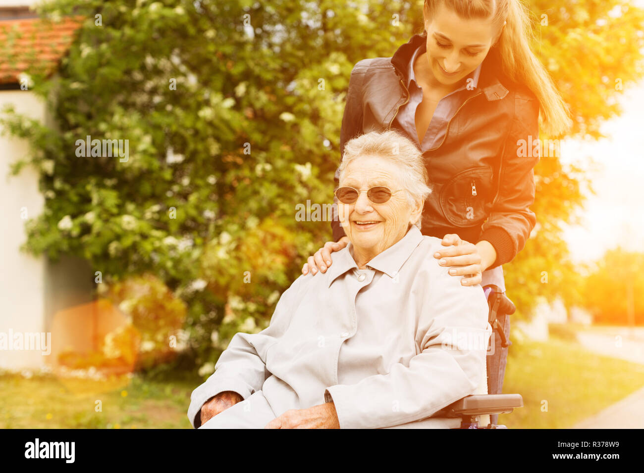Visiting human family hi-res stock photography and images - Alamy