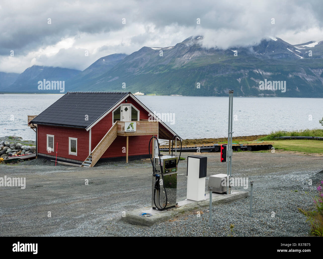 Remote gas station hi-res stock photography and images - Alamy