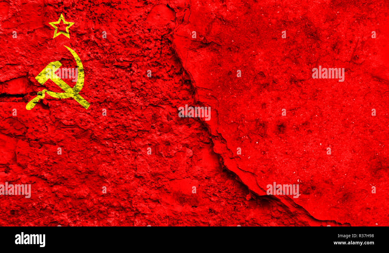 Soviet union torn flag hi-res stock photography and images - Alamy